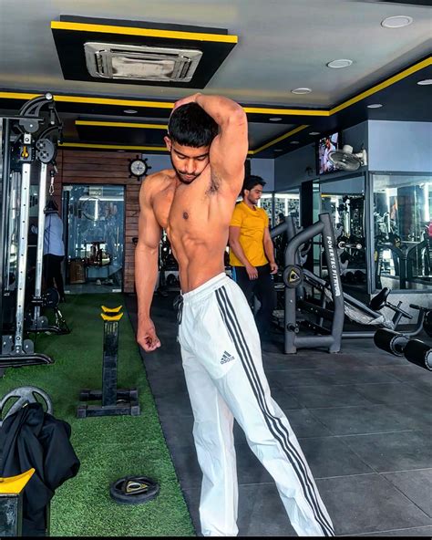 Arshad Qureshi 👀 ⚜️ Bulletlovers Newreels Viralreels Goodlooking Instagram