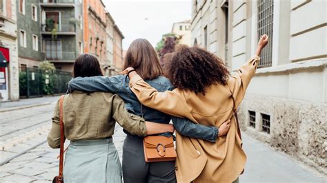 Preguntas hot para amigos que animarán tus conversaciones