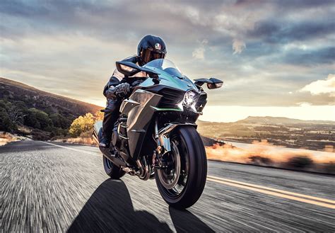 Kawasaki Ninja H2 Production Hypersport Motorcycle 231 Ps