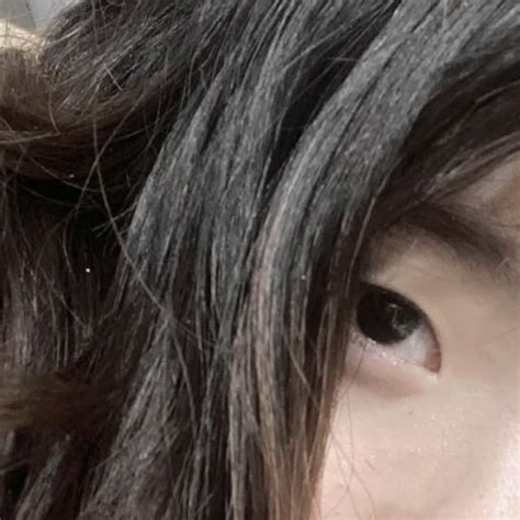 首先跟大家說對不起這是我最後一次以粉絲的身份談起劉知珉了你們看到這句話的時候我已經不粉了很高興喜歡了她很多年也給我帶來了很多快樂和