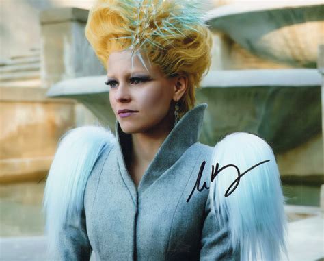 Elizabeth Banks As Effie Trinket In The Hunger Games Mockingjay Part