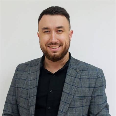 Сергей Майоров Риэлтор № 1 Нижний Новгород Mayorov Etagi • Threads Say More