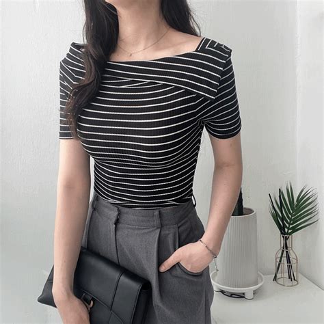 여리 언발 오프숄더 카라 스트라이프 반팔 티셔츠 color 에이블리