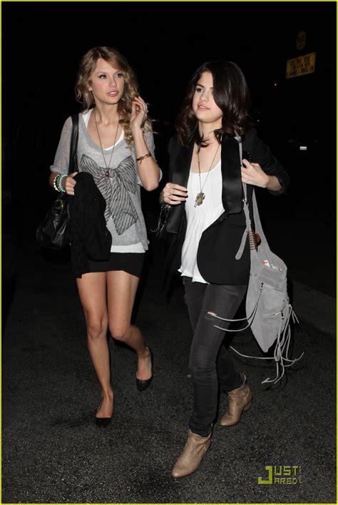 Lalalandteen Taylor Swift And Selena Gomez Bowling Con Cory Y David