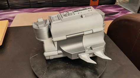 Predator Gauntlet With The Retractable Shield By Martin Download Free