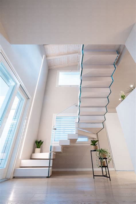 Scale A Sbalzo Moderne Di Design Brescia Castelcovati C P R Scale