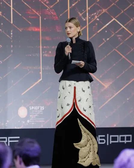 Софья и Константин Эрнст приняли участие в ПМЭФ 2025