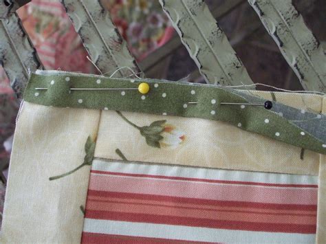 Happy In Quilting How To Add A Peeper