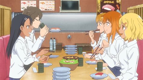 Выложила сиськи на стол 90 фото