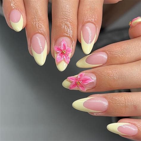 15 Chic And Playful Yellow French Tip Nail Ideas Dreambundles