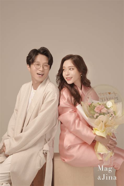 N화보 현실 부부 박성광♥이솔이 마스크 키스까지
