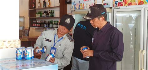 អាជ្ញាធរ ខេត្ត កែប ចុះ ពិនិត្យ មើល អាជីវករ លក់ ទំនិញ ផ្សារ ក្ដាម Koh Santepheap Daily