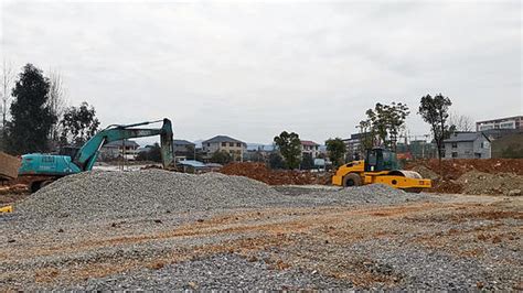 挖土机基础回填施工场地碎石回填沟槽mov4k视频素材下载 编号3693442 潮点视频