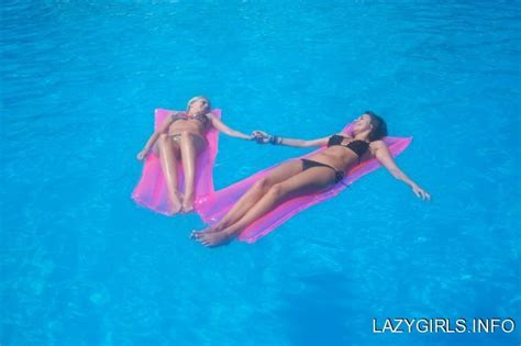 Naked Sacha Parkinson Added 07192016 By Thegreencube