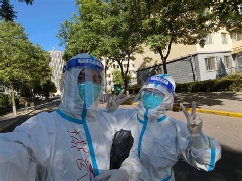 “警察蓝”变身“志愿红” 抗疫一线 他们用另一种方式守护 知乎