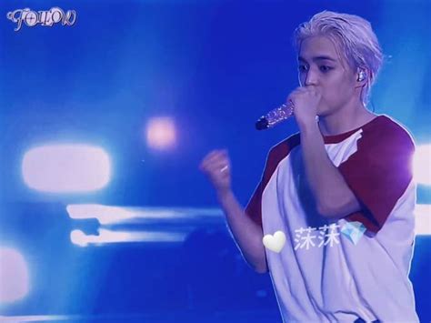 Seventeen Community Posts 今天超级开心在线上 最后结尾going的尾声是🍊真的泪目了 酷酷舞台上的话哭死 我们和次都在双向奔赴 那就相约大阪见喽～ 不要吵架💎晚安