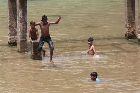 Dilanda Gelombang Panas Bangladesh Catat Suhu Tertinggi Sejak 1989