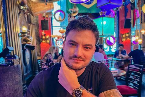 felipe neto mostra primeira foto ao lado de suposta affair veja