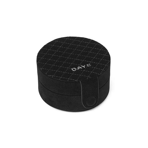 Køb Z Q Jewelry Round Black Fra Day Et Matas