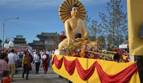 Зургаадугаар сарын 11 нд бүх нийтээр амарна
