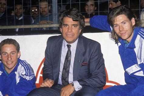 Почина Бернар Тапи