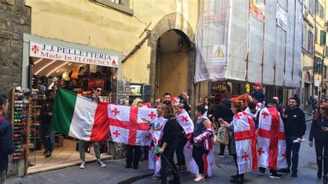 ქართველი გულშემატკივრები ფლორენციაში სარაგბო მატჩის დაწყების წინ[ფოტოები] Netgazeti • რაგბი