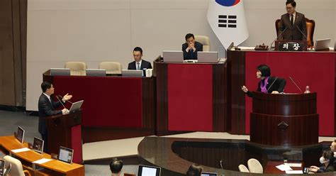 김문수 고용장관 대선 출마 질문에 지금 전혀 생각 없다