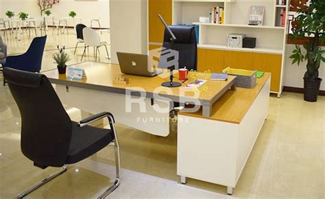 โต๊ะทำงานตัวแอล โต๊ะผู้บริหาร ขอบปิดด้วย เหล็กแผ่น ขาเหล็ก ขนาด 200 X 180 Cm รหัส 2976 โต๊ะ