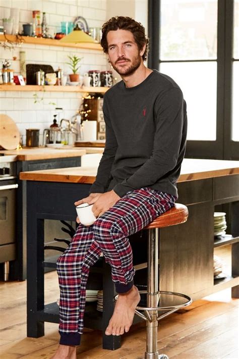 20 Cool And Comfy Loungewear Outfit Ideas For Men