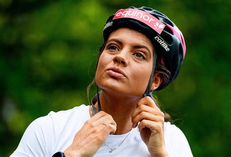 Kristine Stavås Skistad Stig Rune Kveen Fnyser Av Landslagstrenerens