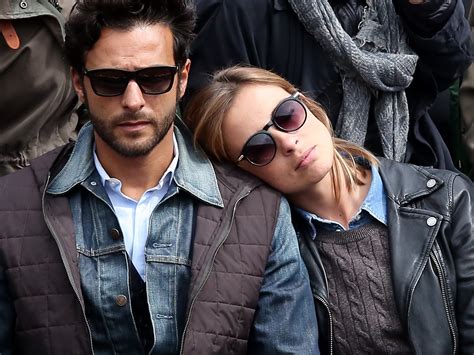 La Tendre Attention De Maxim Nucci à Sa Compagne Isabelle Ithurbu