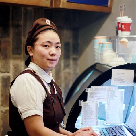 “Хорьхон настай шинэхэн ээж бяцхан үрээ орхиод ажил хийнэ гэдэг нэг талаасаа хүндхэн даваа