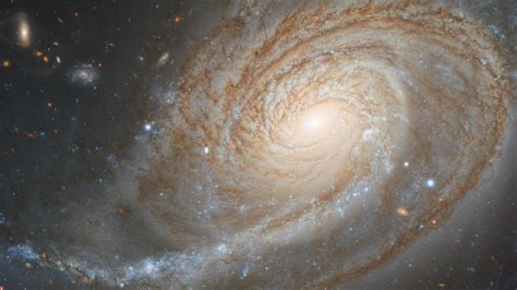 Arp 78 Пекулярна галактика в Овен Астрономическа снимка на деня Apod Mediabricks