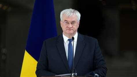 Украинският външен министър Андрий Сибига коментира отлагането на пътуването на специалния
