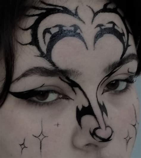 Pin de elisa en Make up | Delineado de ojos creativo, Maquillaje de ...