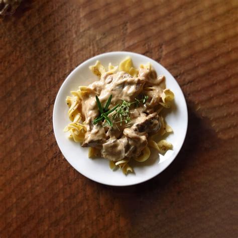 비프 스트로가노프 크리미한 감동 한그릇 식사고민