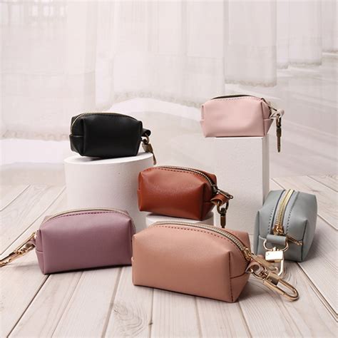 Badu Bg Пътуване на открито Преносима торбичка за кучешки изпражнения Дозатор Pu кожена торбичка