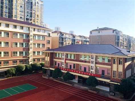 校园环境之操场 南昌现代外国语象湖学校官网