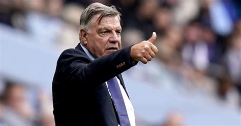 Заработи 600 000 евра за четири меча во кои освои еден бод и неговиот тим испадна од лигата