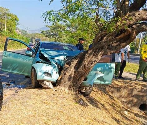 Mujer Muere En Accidente De Tránsito Tras Impactar Contra Un árbol En