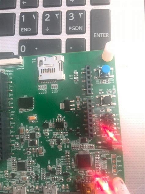 روشن کردن LED با میکرو STM