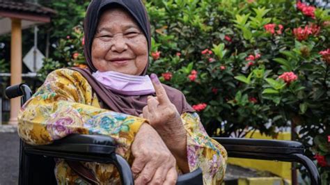 மலேசிய பொதுத் தேர்தல் வாக்காளர்களை கவர பணம் தமிழ் சினிமா பாடல்கள் உலக நடப்பு கருத்துக்களம்