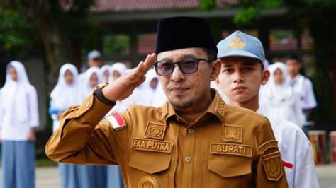 Sosok And Profil Eka Putra Bupati Tanah Datar Yang Dilantik Prabowo