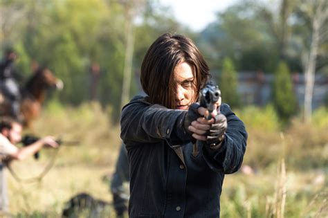 4k 7 The Walking Dead Tv Pistols Lauren Cohan Brown Haired Hd