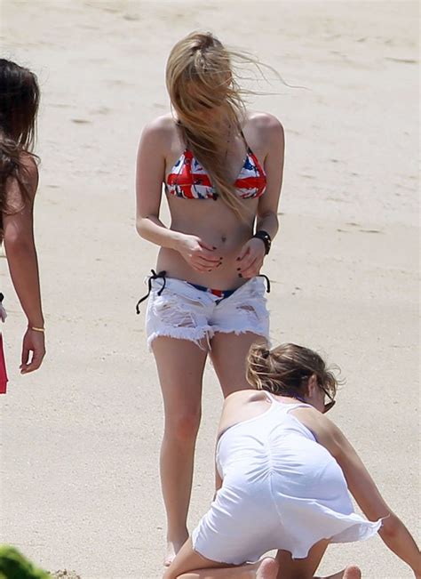 Avril Lavigne Bikini Gotceleb