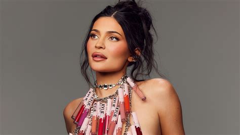 Kylie Jenner Poses Topless Shows Off Her Post Baby Body Just Months