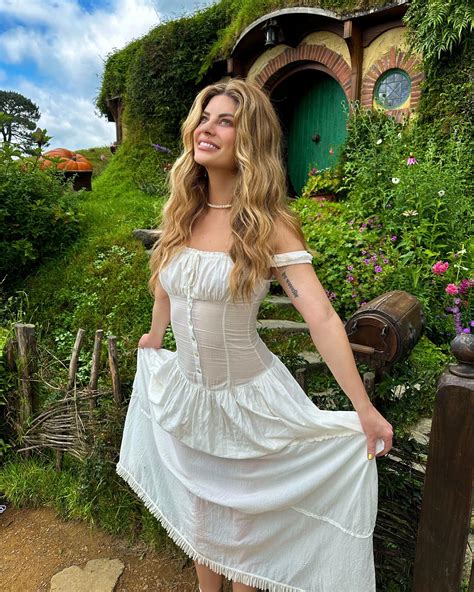 Hannah Stocking New Zealand 🇳🇿🤩 Thank You For Allowing Me To Explore