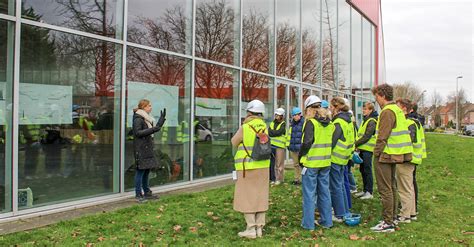 Enthusiastic students on a visit at SBE - SBE