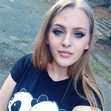 Honey Dora Webcam Model Profile Xhamsterlive