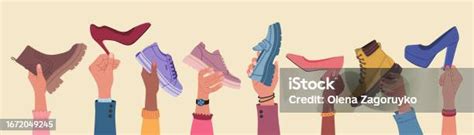 현대적인 신발을 들고 다양한 모델과 색상을 가진 다양한 손 신발에 대한 스톡 벡터 아트 및 기타 이미지 신발 다양성 다민족 그룹 Istock